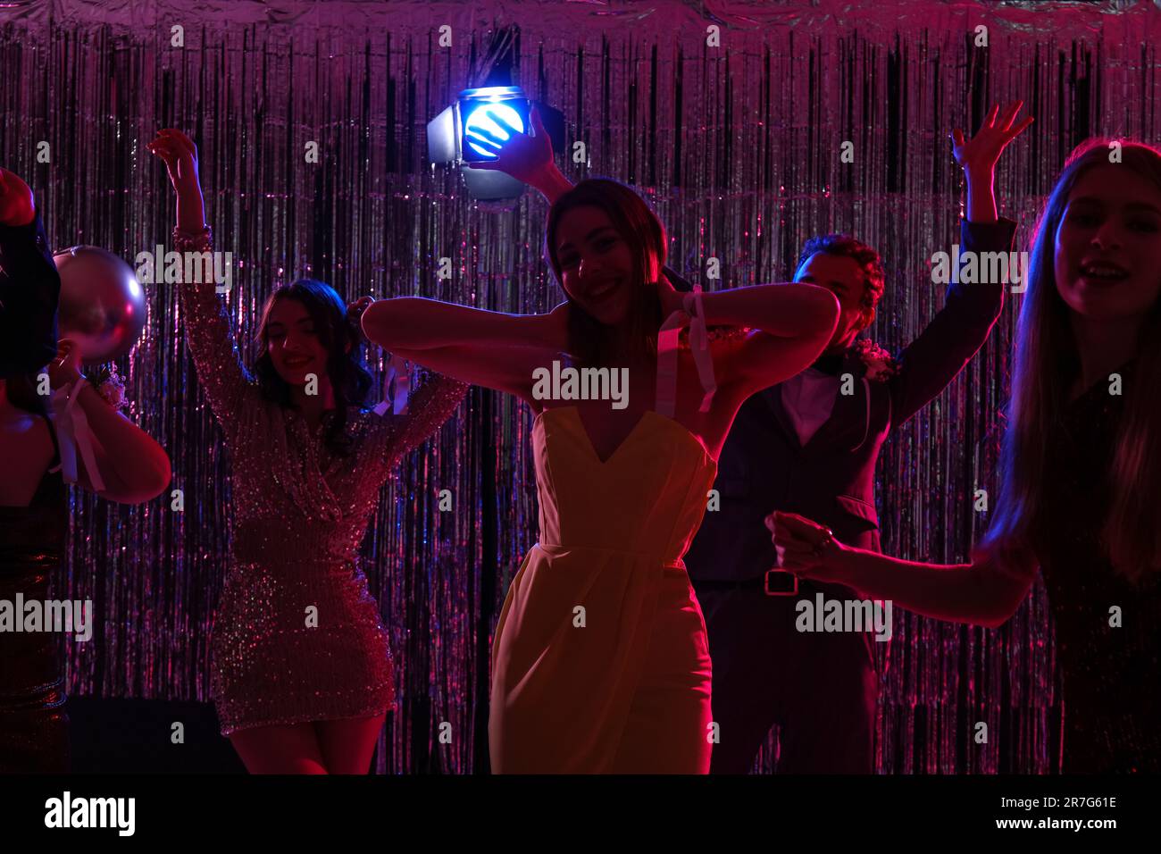 High school prom dancing hi-res stock photography and images - Alamy