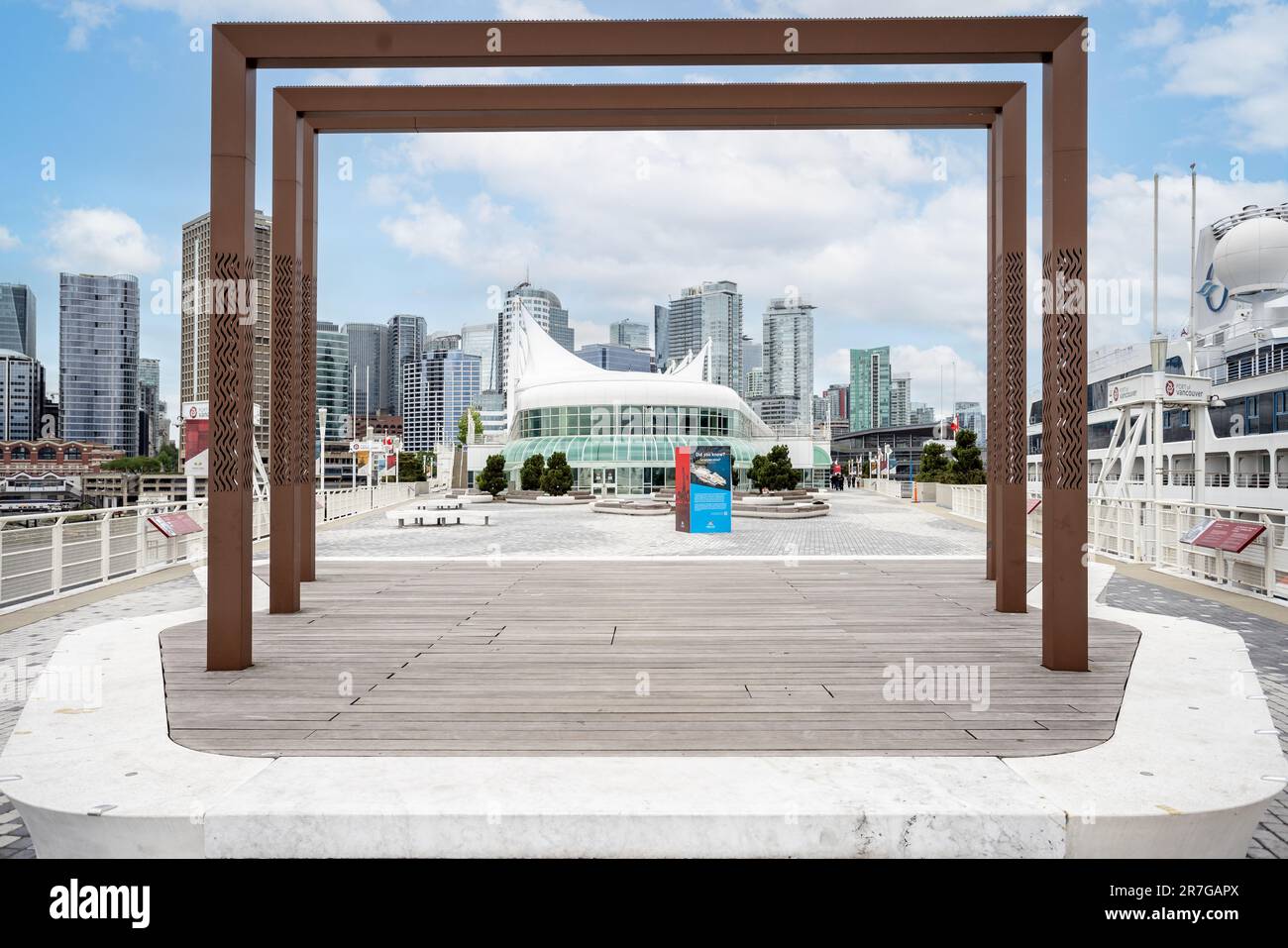 Watersideframe hi-res stock photography and images - Alamy