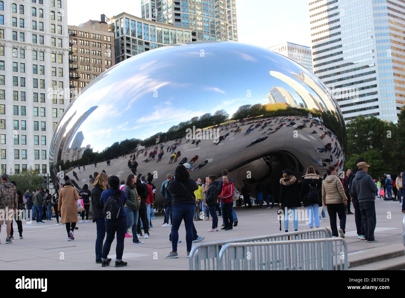 Chicago Illinois USA, Cloud Gate AKA The Bean at Millennium Park Stock Photo - Alamy