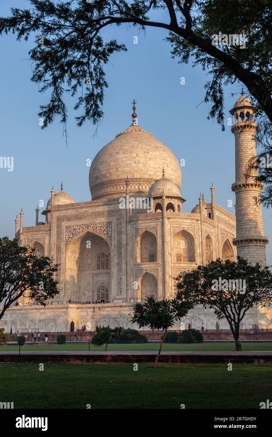 Taj Mahal in morning light with the inscription of the coran in arabic ...