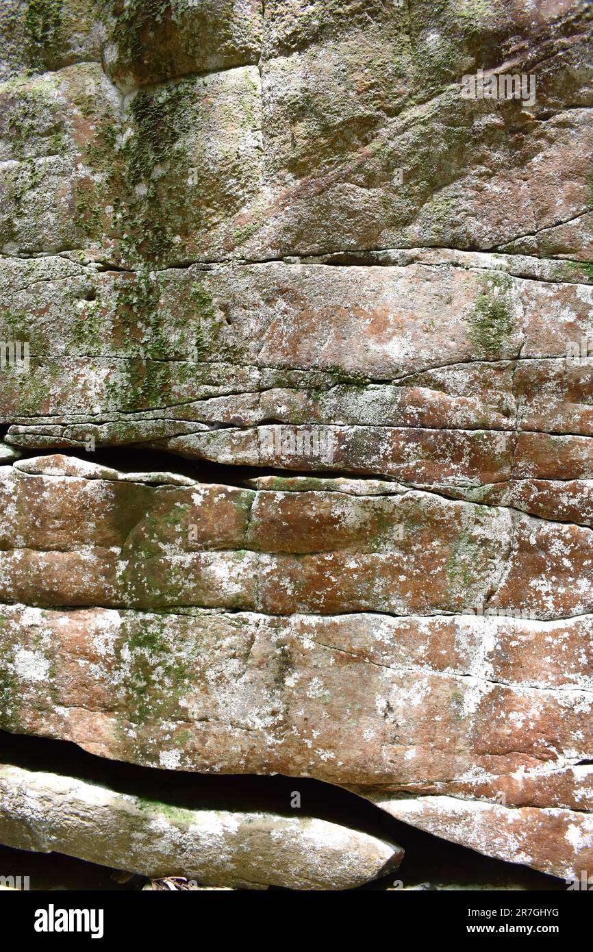 Cracks in rock hi-res stock photography and images - Alamy