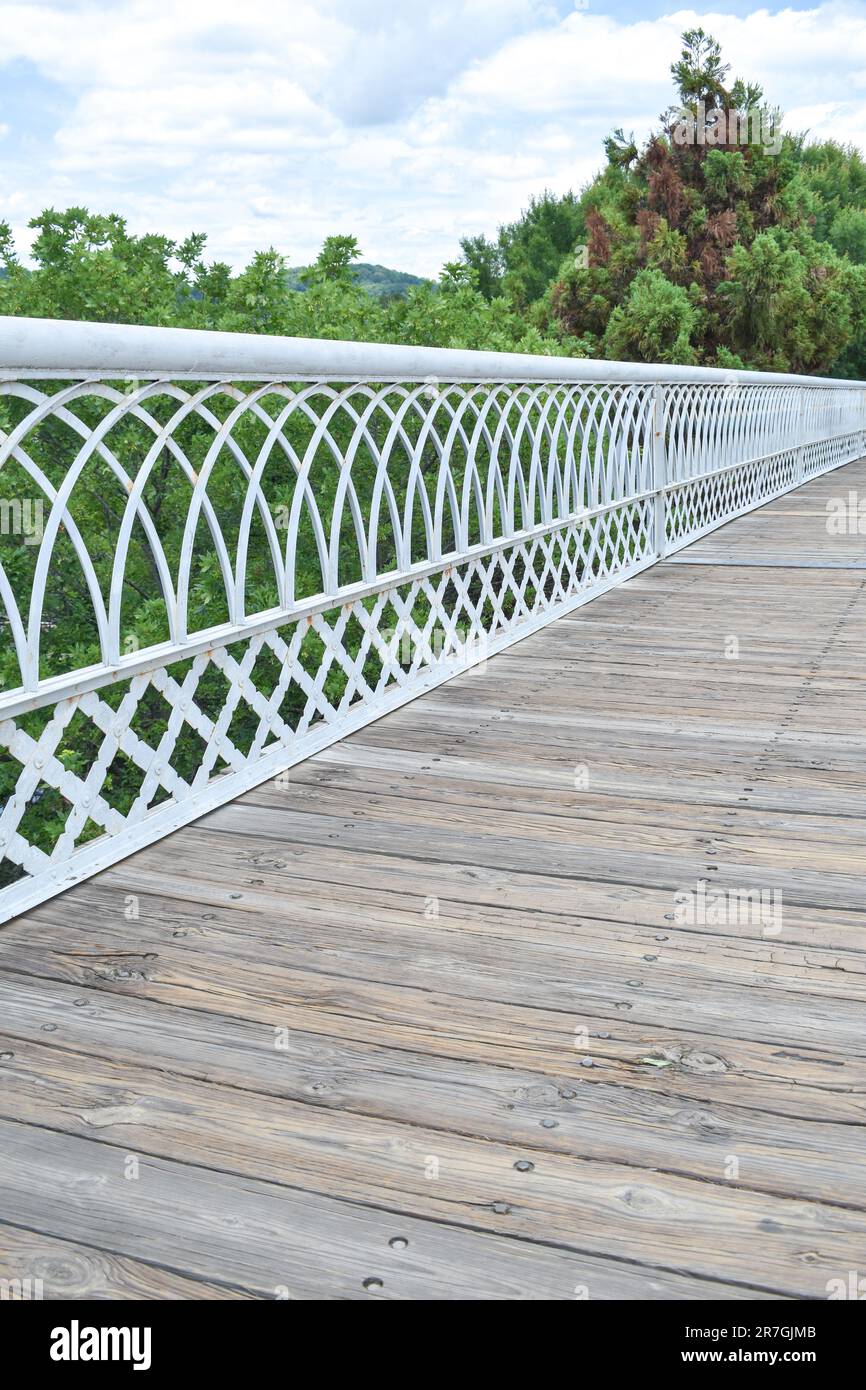Wood bridge pretty white metal railing Stock Photo - Alamy