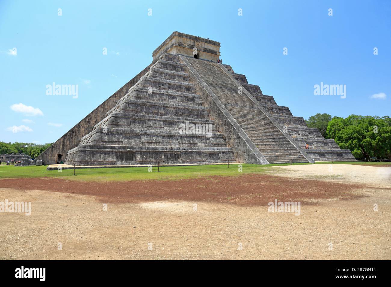 The Castle, El Castillo or Pyramid of Kukulcan at Chichen Itza, Yucatan ...