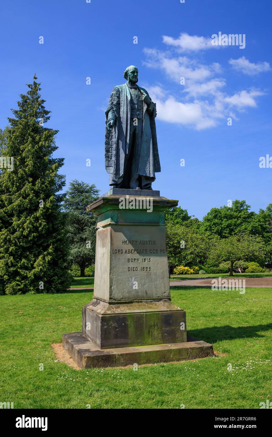 Statue of Henry Austin Bruce, 1st Baron Aberdare by Herbert Hampton ...