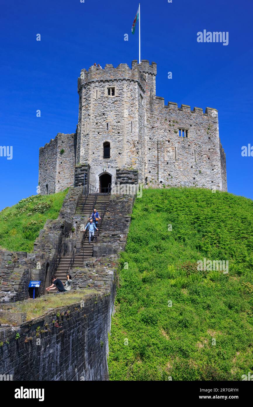 Keep of the castle hi-res stock photography and images - Alamy