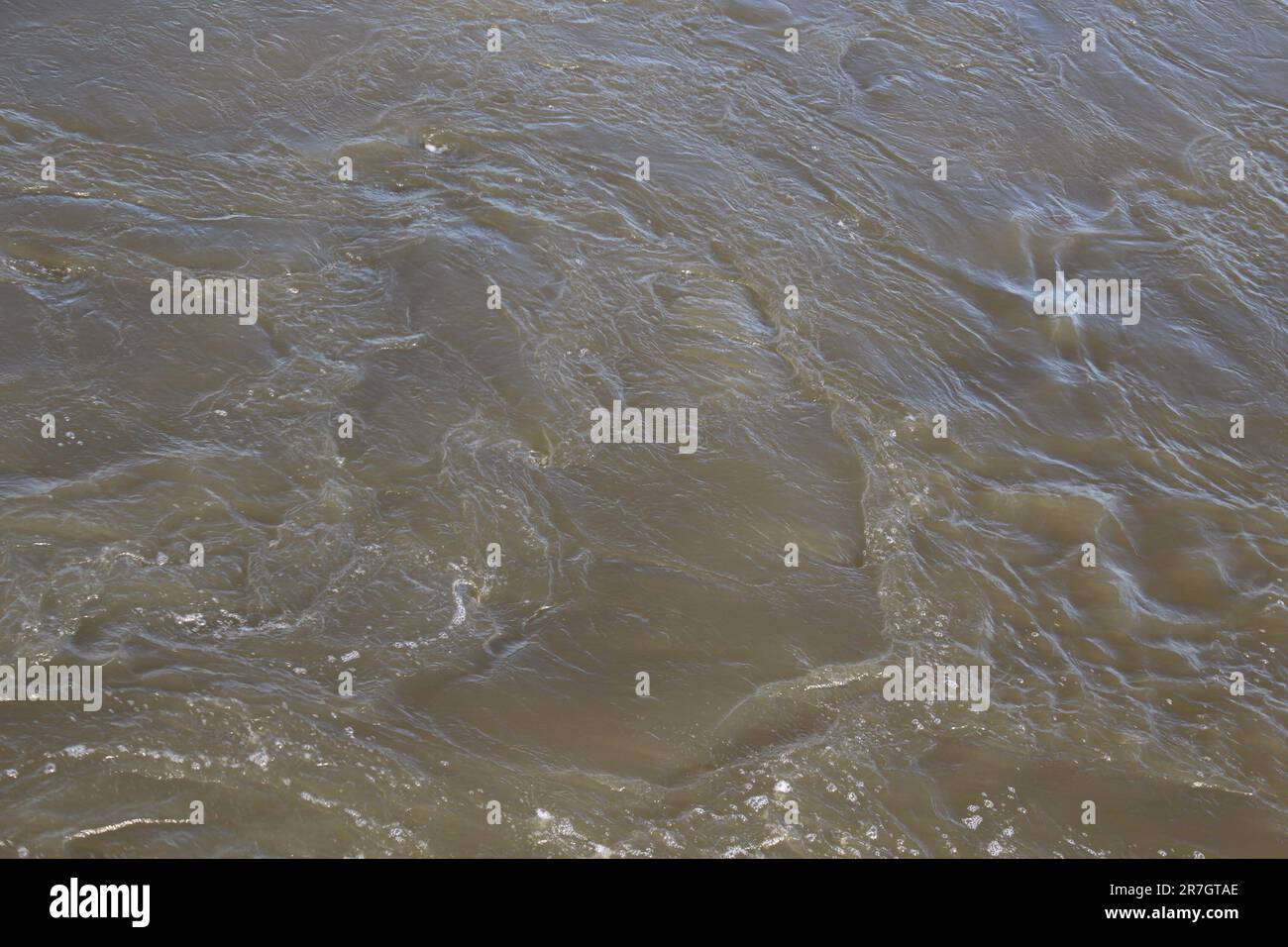 Dirty thames hi-res stock photography and images - Alamy