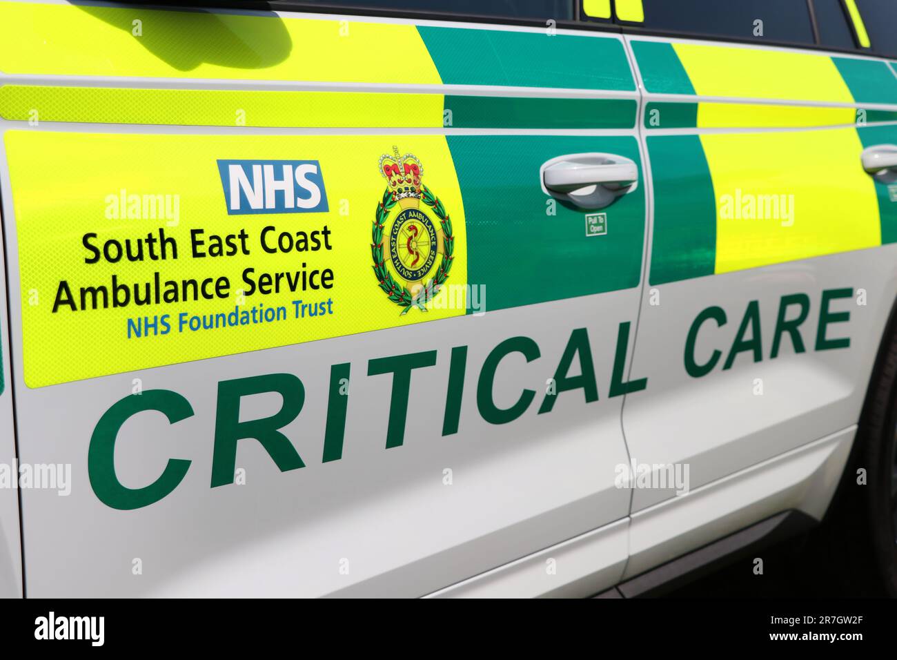 SOUTH EAST COAST AMBULANCE SERVICE NHS FOUNDATION TRUST Stock Photo - Alamy