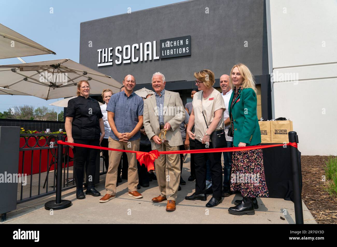 IMAGE DISTRIBUTED FOR MACY'S, INC. - From left; Julie Ratliff, Tom ...