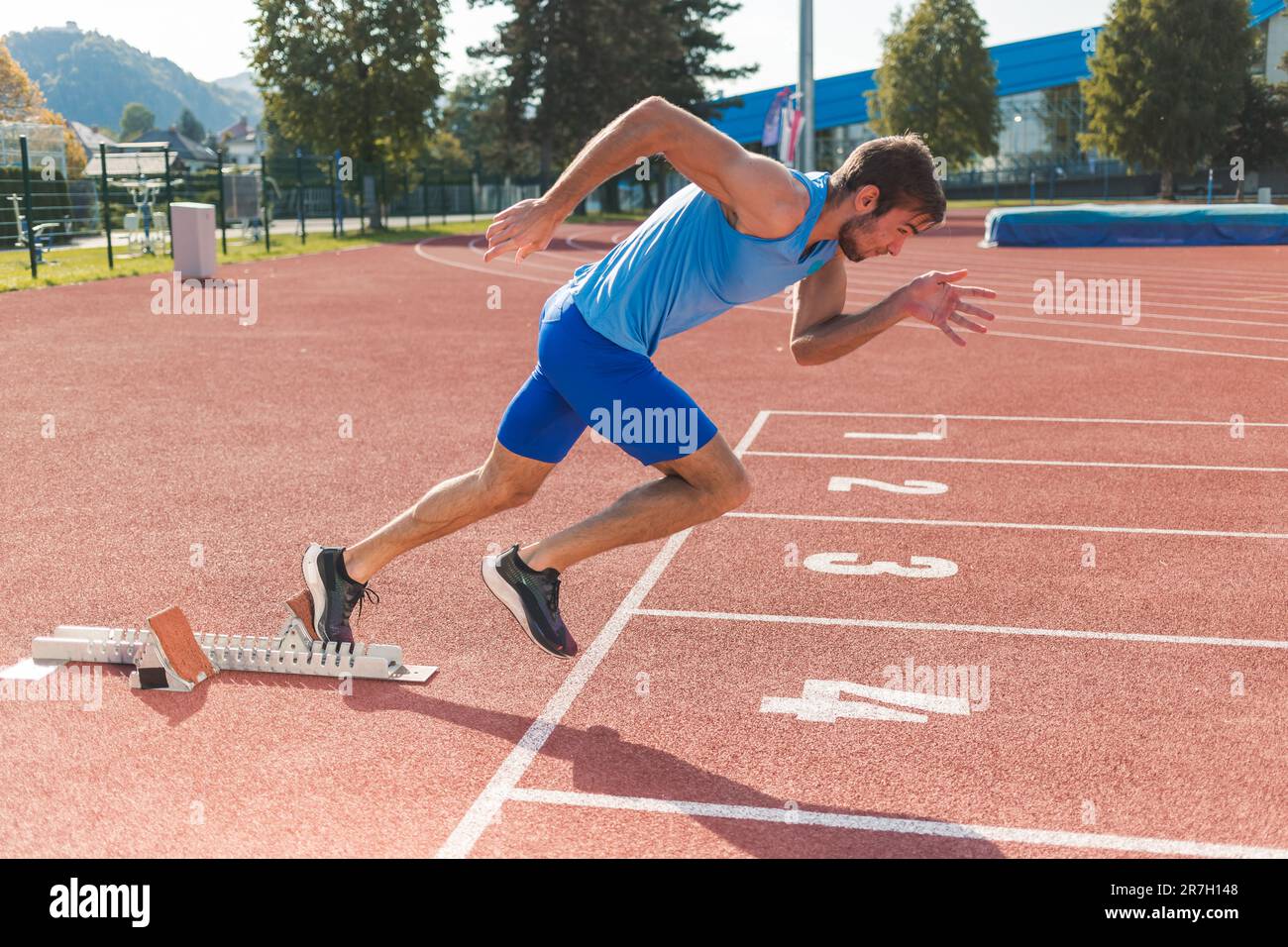 Track and field start leg hi-res stock photography and images - Alamy