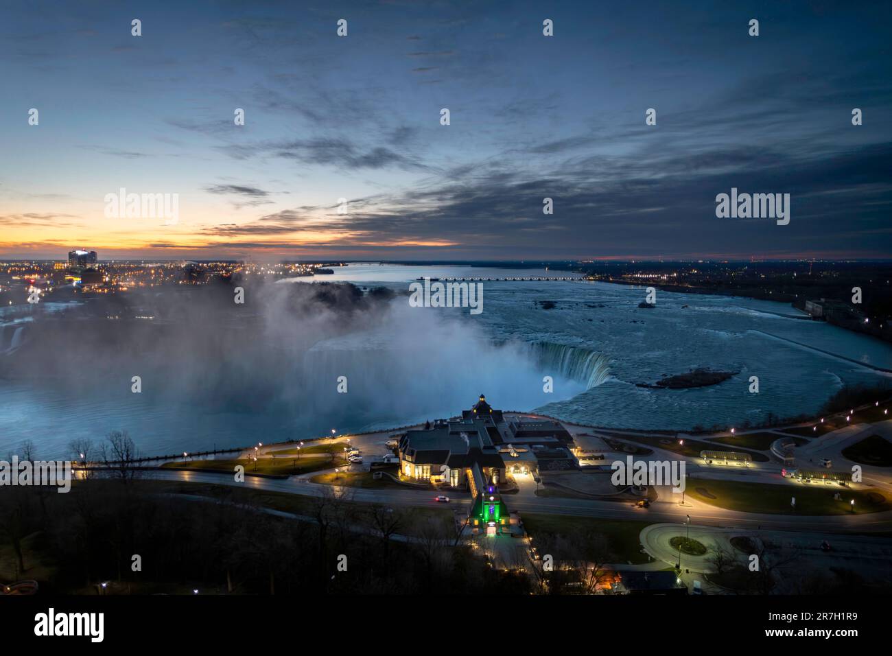 Tourist centre on Table Rock overlooking Niagara Falls Stock Photo - Alamy