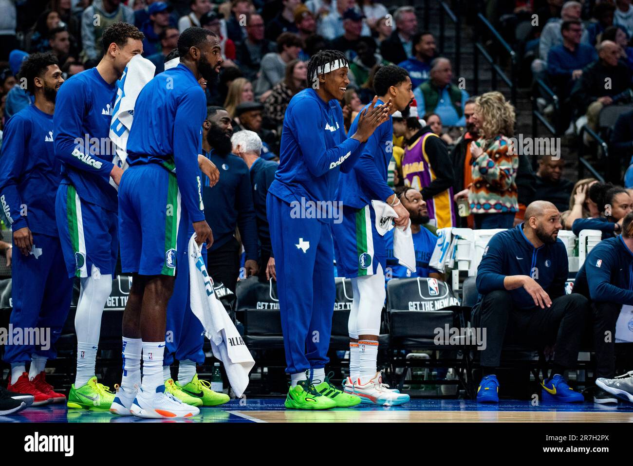 The Dallas Mavericks bench reacts to a move by Dallas Mavericks guard ...