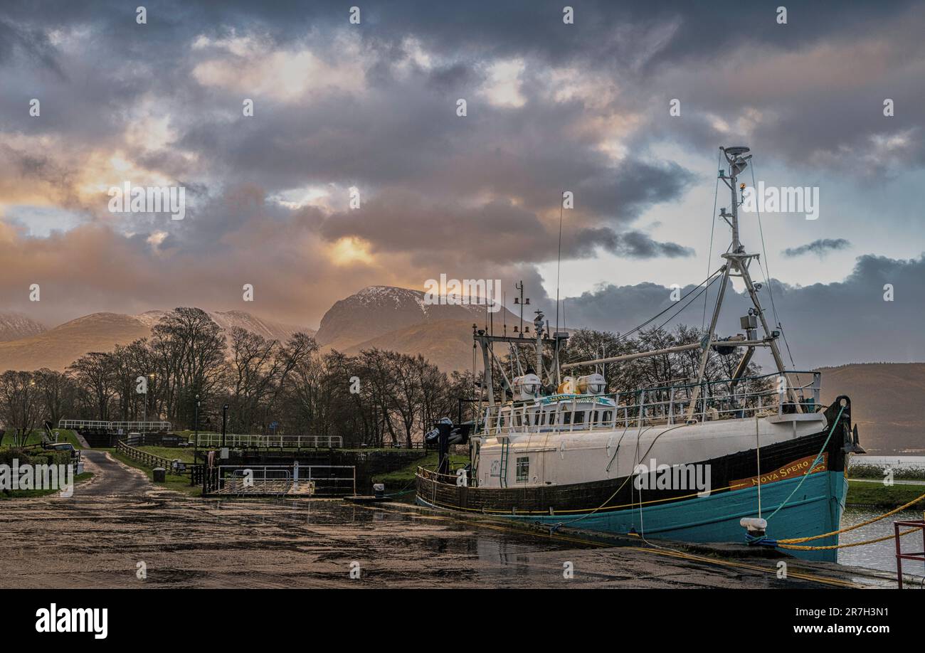 Canal corpach hi-res stock photography and images - Alamy