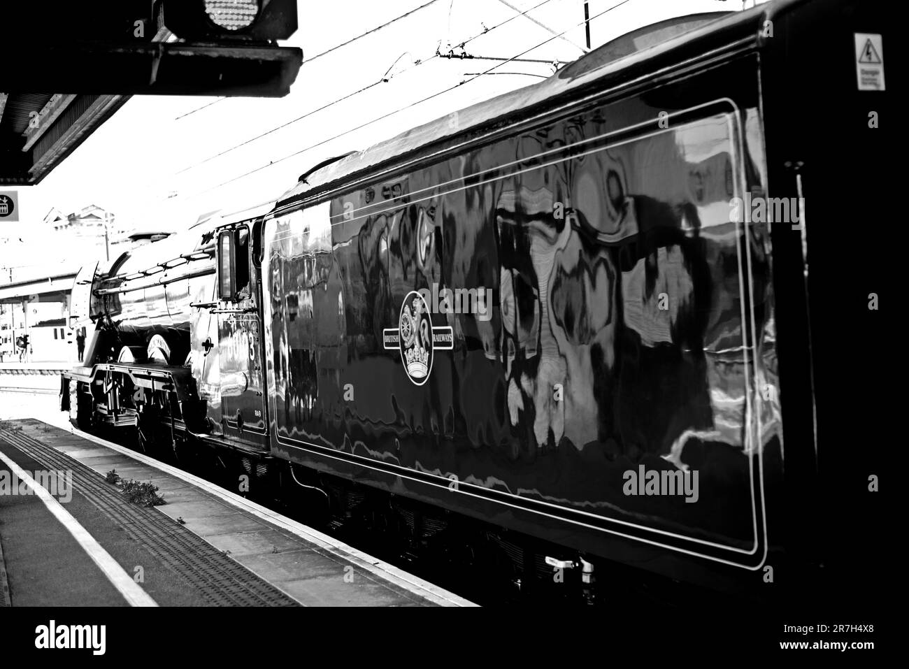A3 Pacific No 60103 Flying Scotsman, York Railway Station on Royal ...