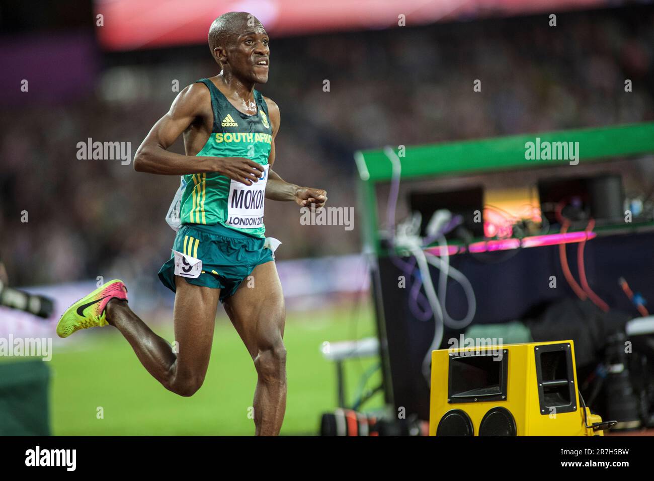 Stephen Mokoka participating in the 10.000m final at the World ...