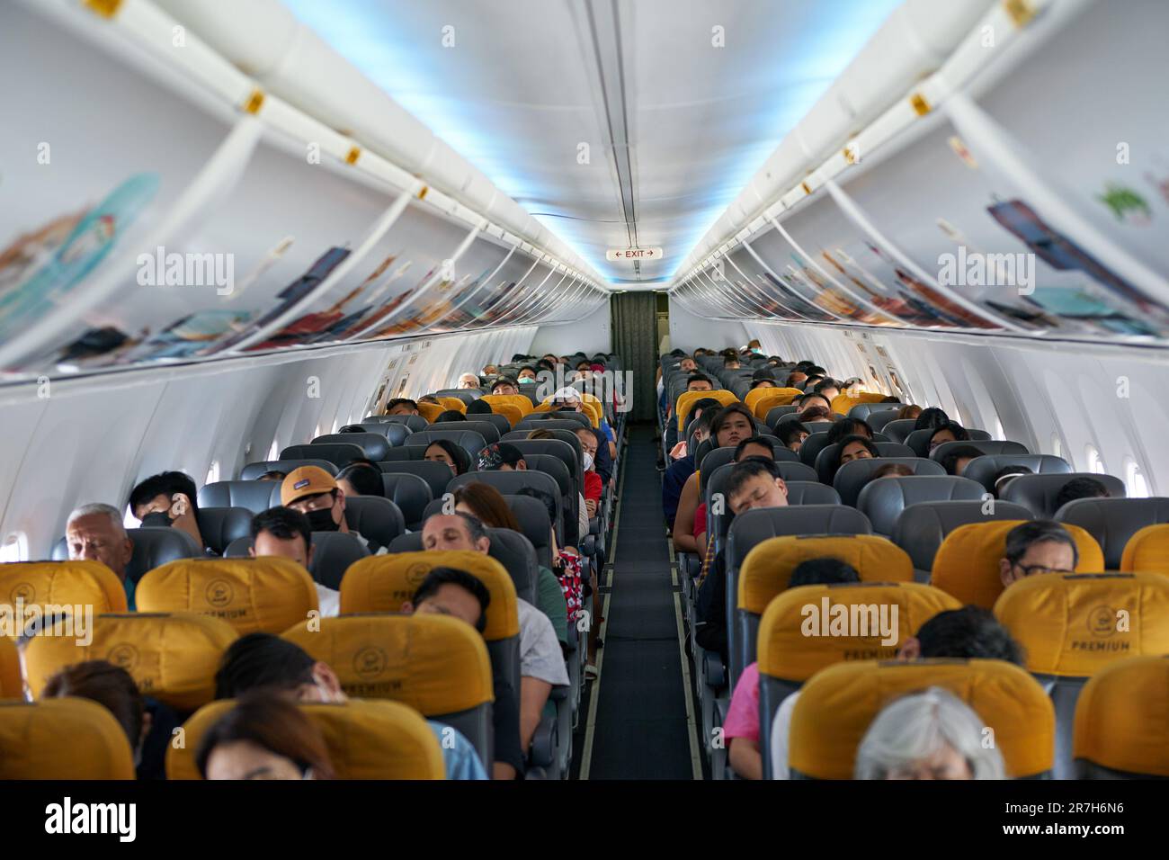 Boeing 737 interior hi-res stock photography and images - Alamy