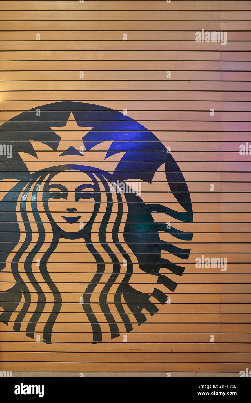 Starbucks logo 2023 hi-res stock photography and images - Alamy