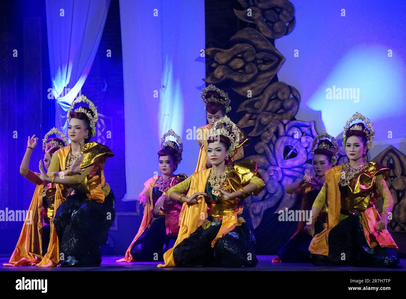 The theatrical of kresnayana with the title "Suryaning Jagad". This ...