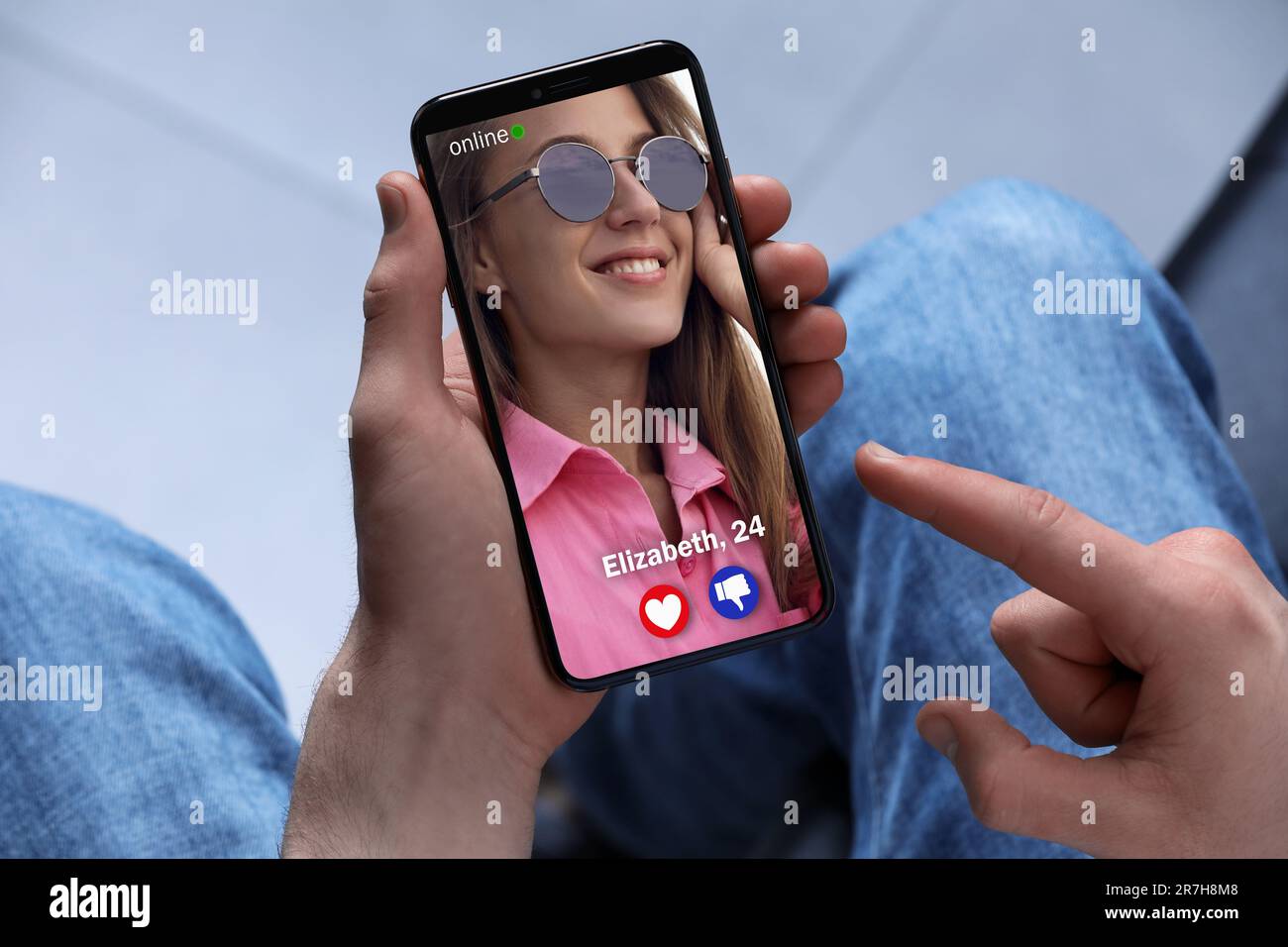 Viewing touch screen hi-res stock photography and images - Alamy
