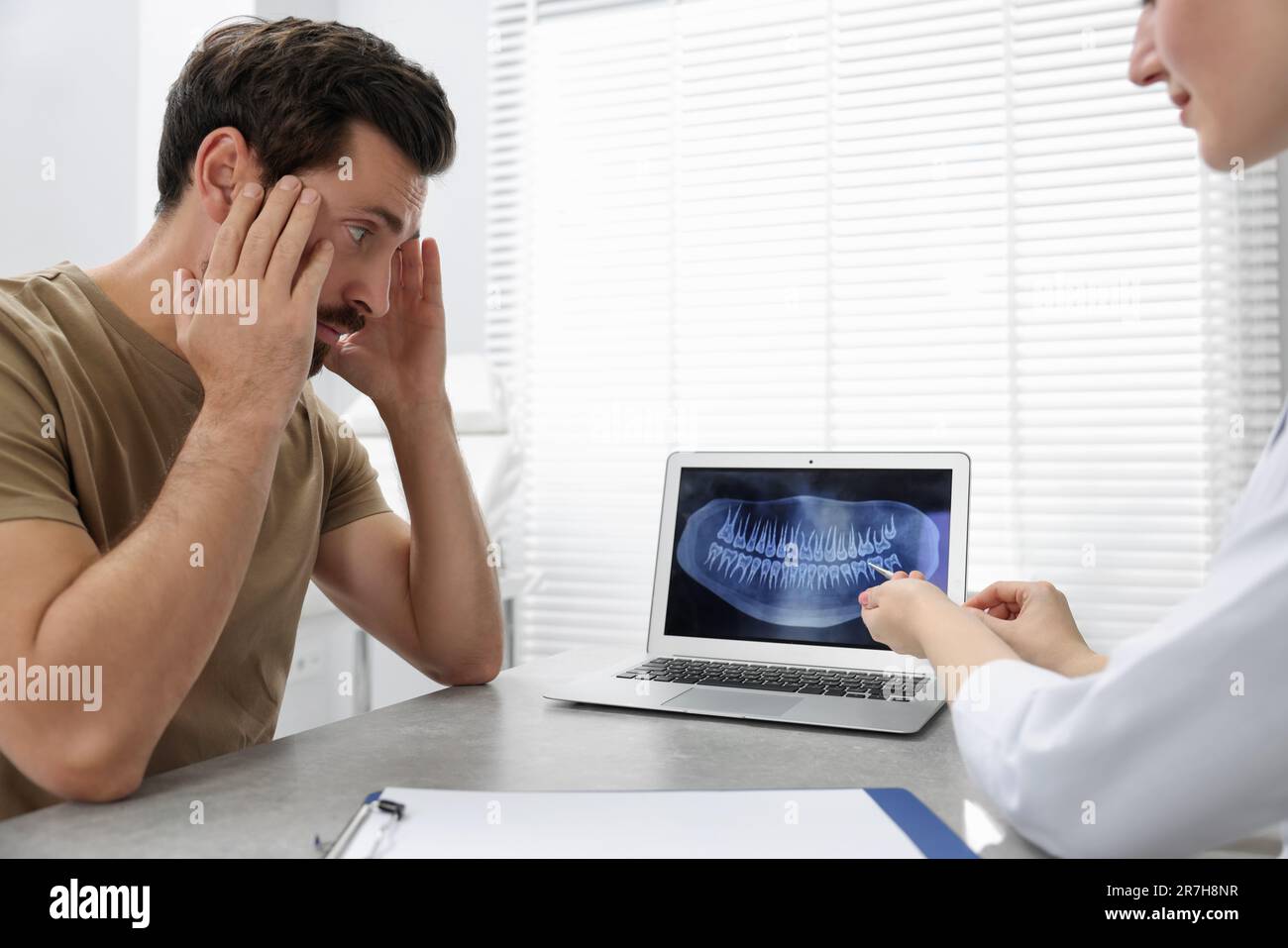 Confused patient hi-res stock photography and images - Alamy