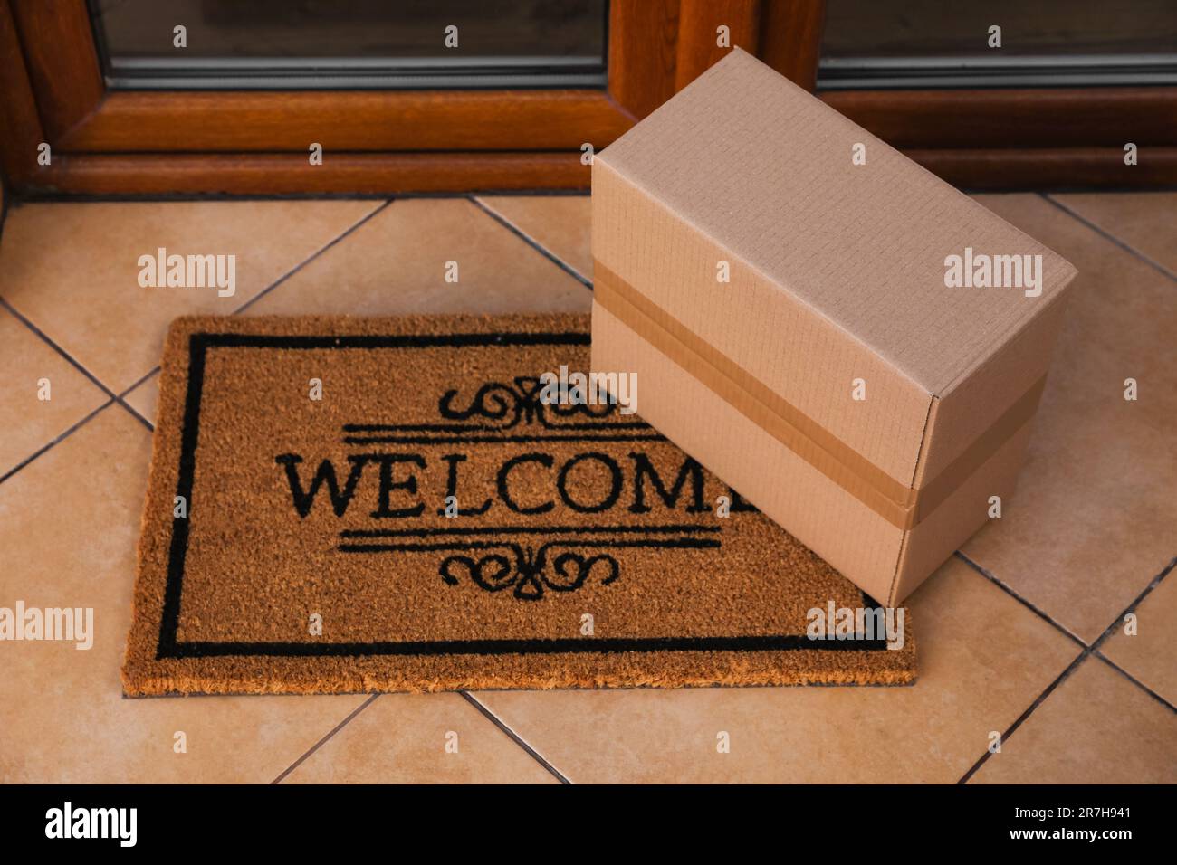 Front door post on mat hi-res stock photography and images - Alamy