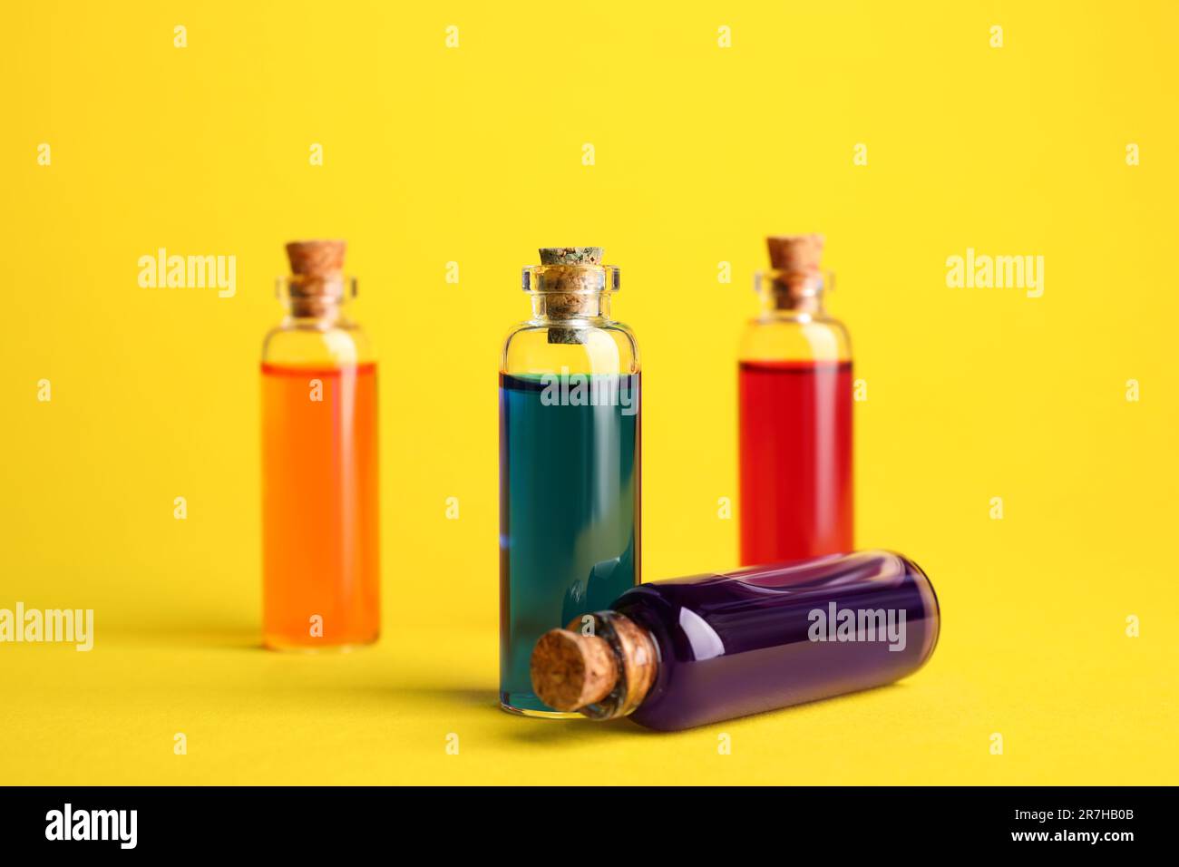Food colouring bottles hi-res stock photography and images - Alamy