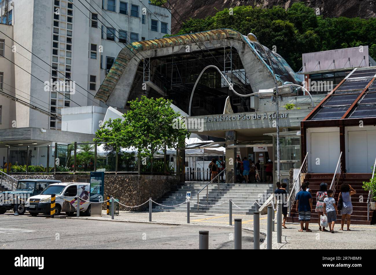 Aerial cable car cableway tramway hi-res stock photography and images ...