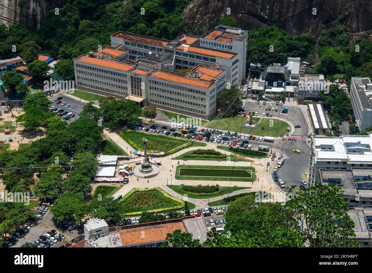 Battle of cable street memorial hi-res stock photography and images - Alamy