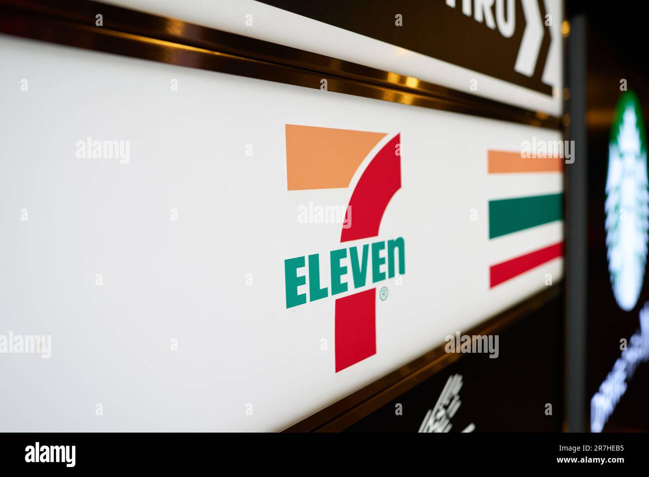 7 Eleven Banner