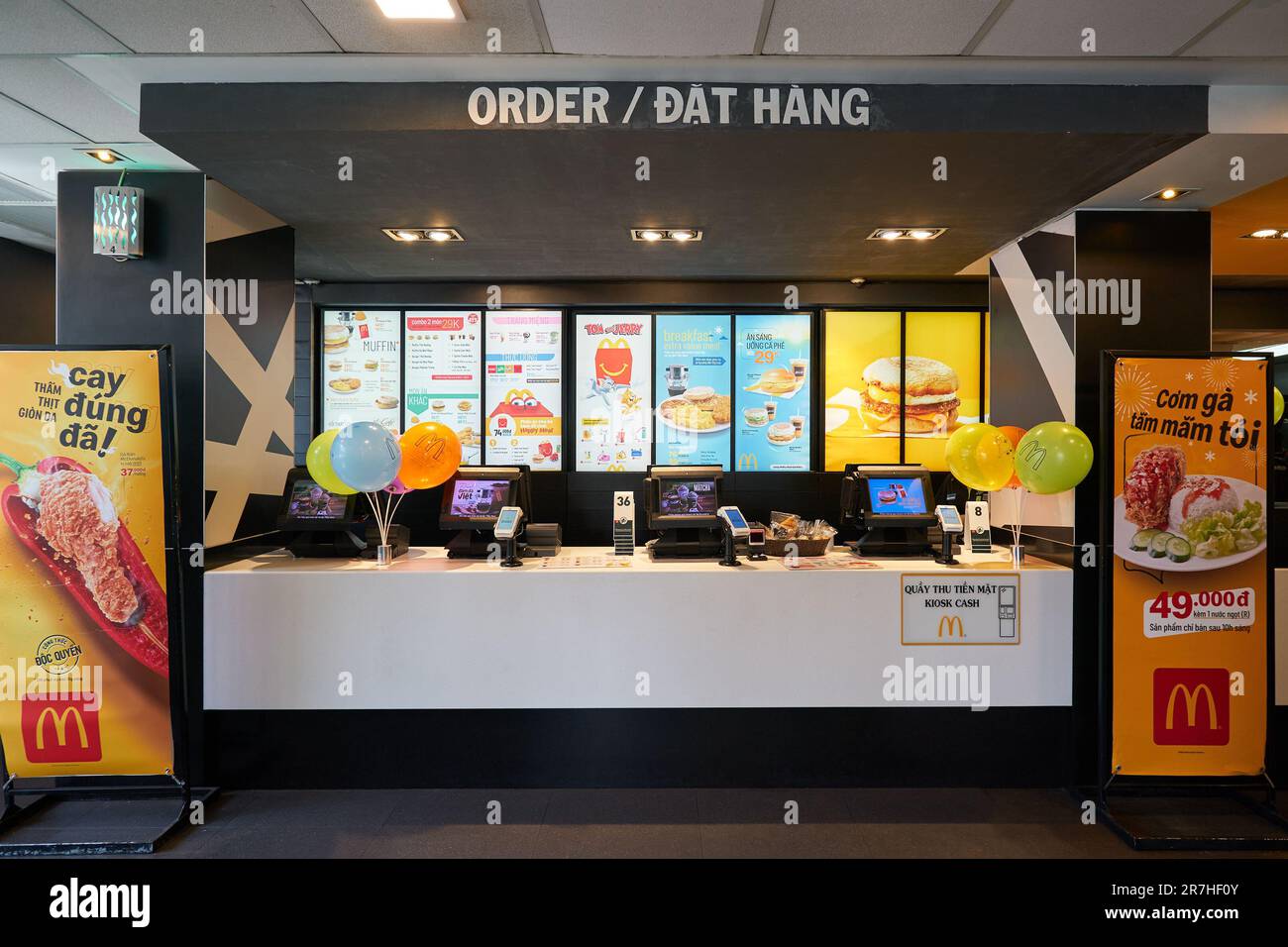 Counter area mcdonalds hi-res stock photography and images - Alamy