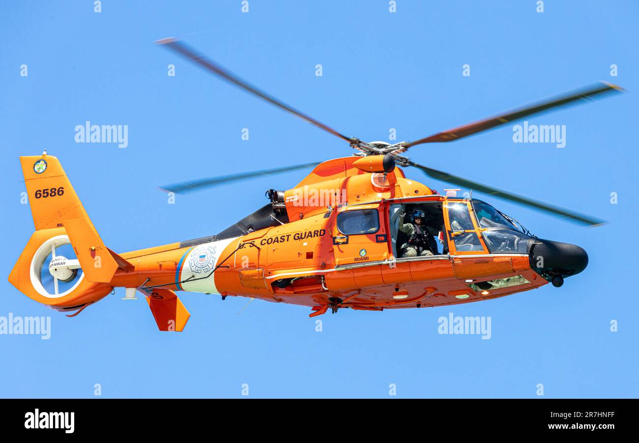 The coast guard coming to the rescue Stock Photo - Alamy