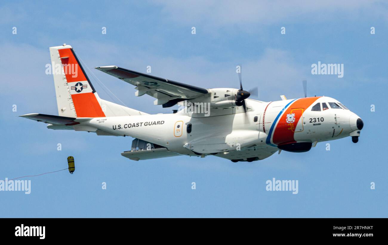 The coast guard coming to the rescue Stock Photo - Alamy