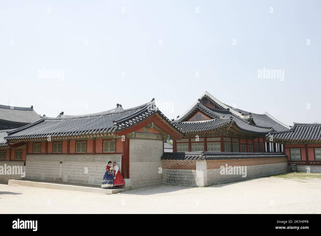 Traditional korean architecture gyeongbokgung hi-res stock photography ...