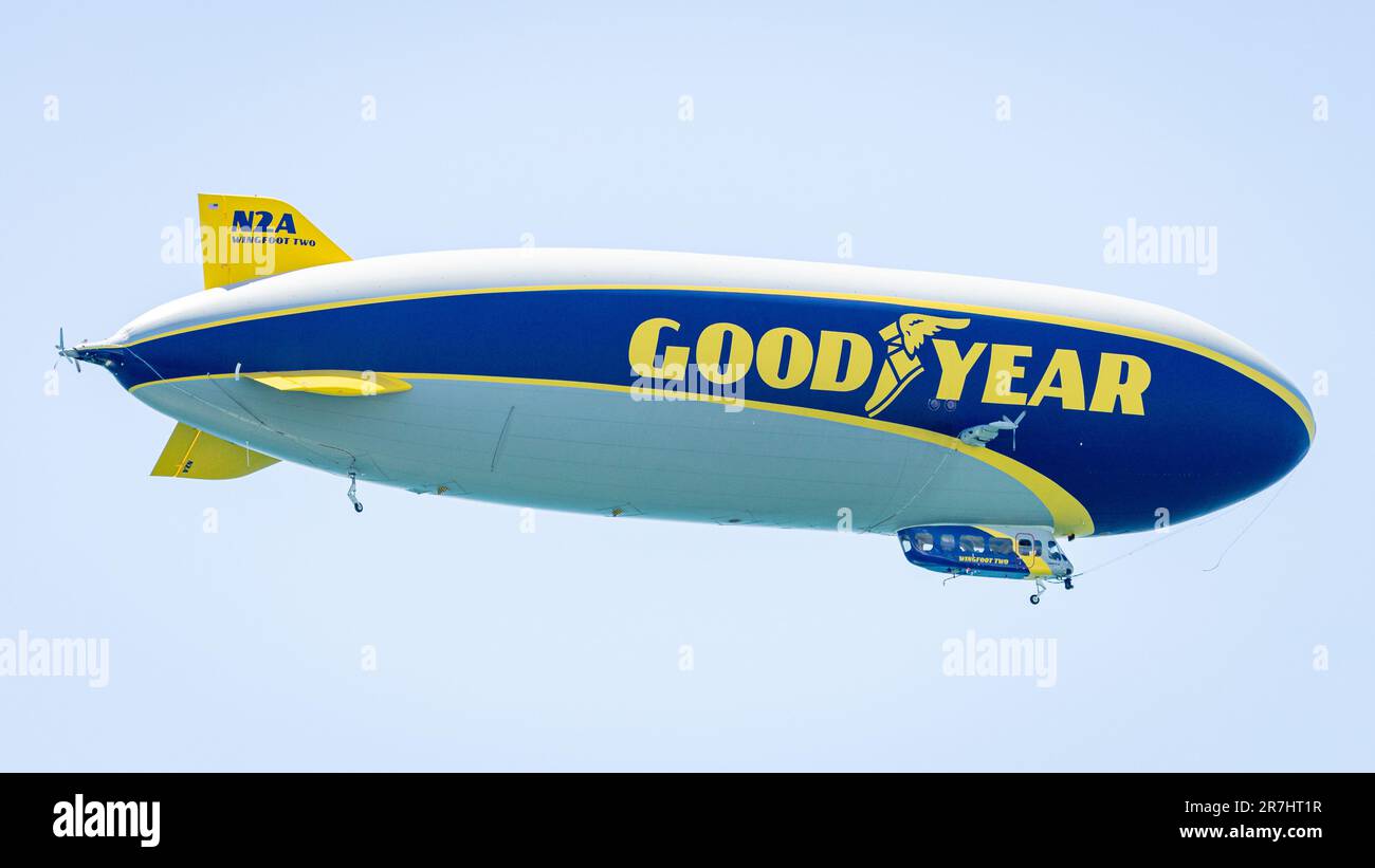 A blimp hi-res stock photography and images - Alamy