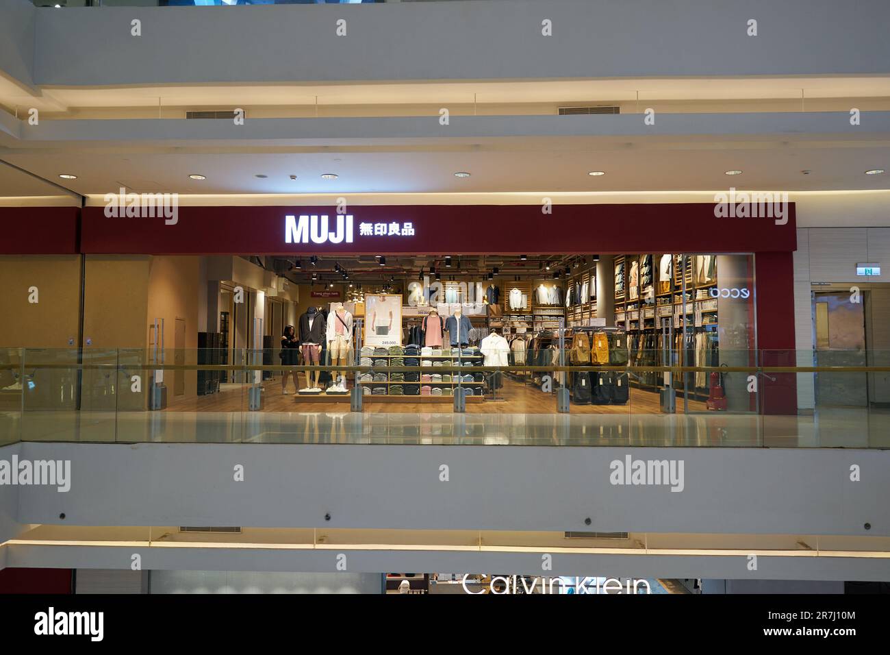 Japanese shopfront hi-res stock photography and images - Alamy