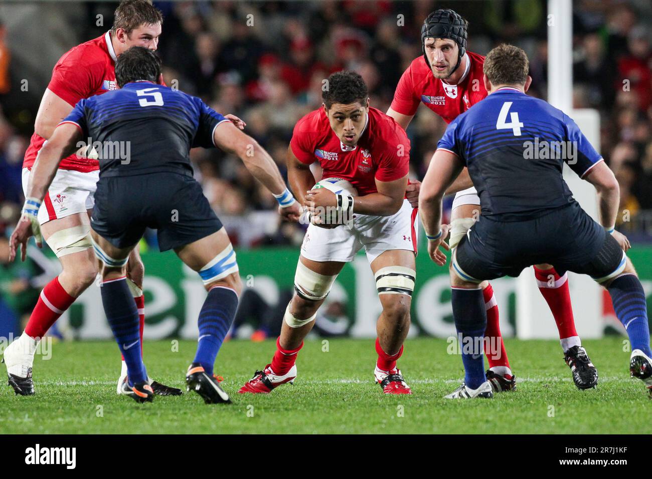 Semi professional rugby player hi-res stock photography and images - Alamy