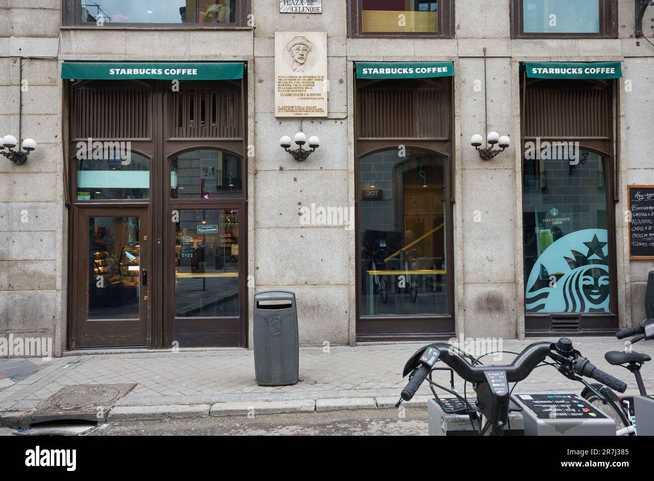 MADRID, SPAIN - CIRCA JANUARY, 2020: entrance to Starbucks Coffee Stock ...