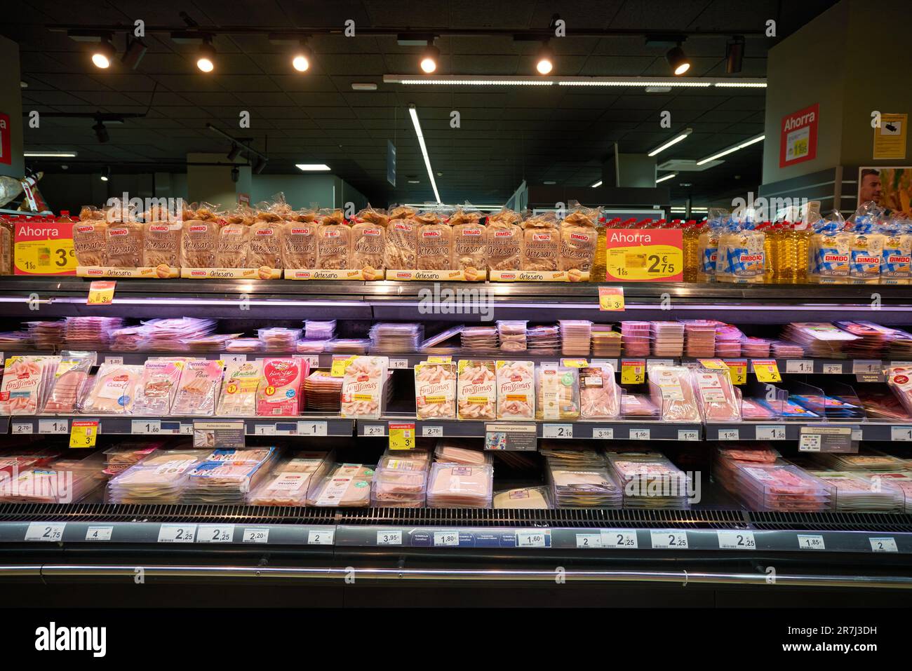 Spain madrid grocery store display hi-res stock photography and images ...