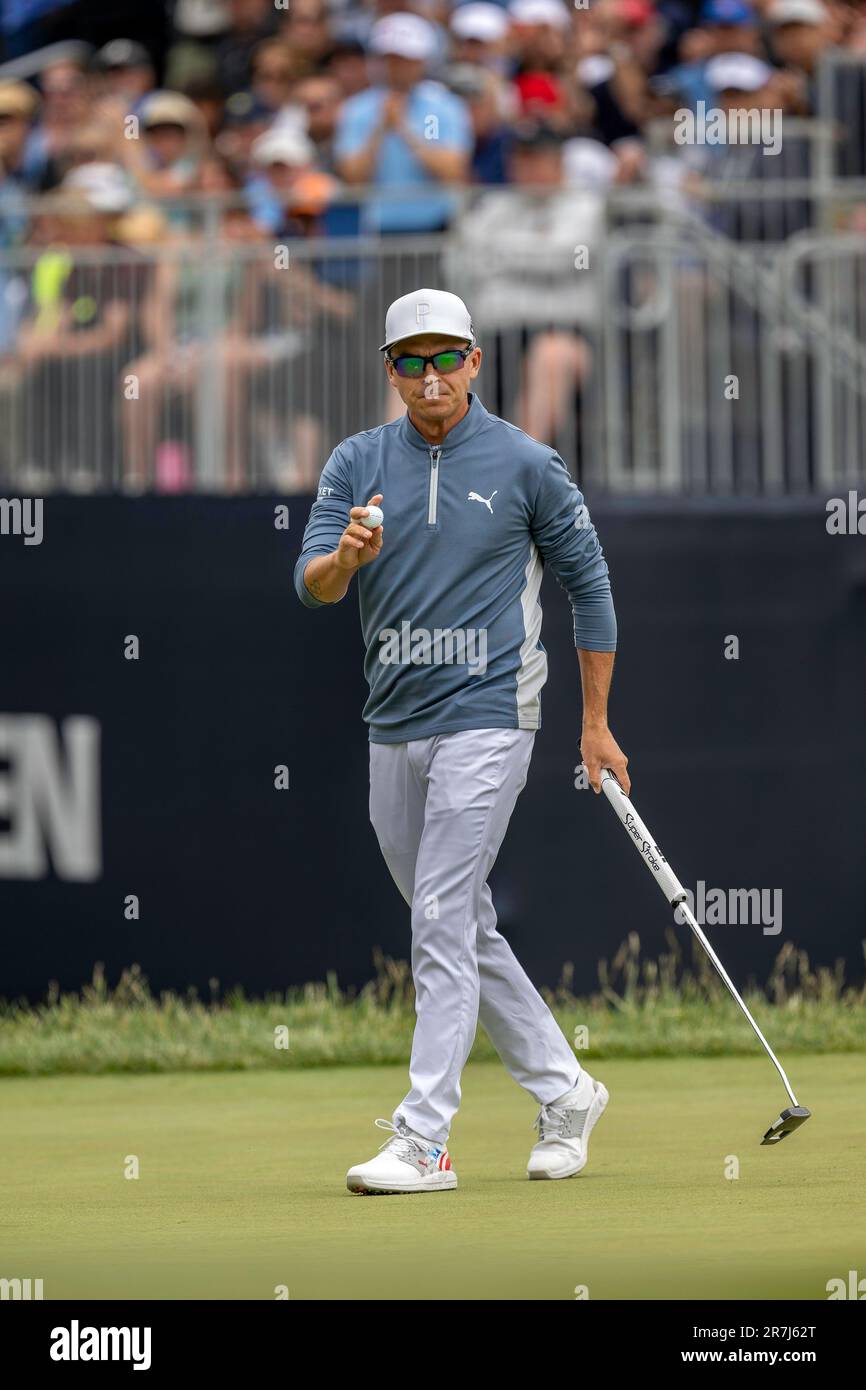 Los Angeles, California, USA. 15th June, 2023. Golfer Ricky Fowler waves to the crowd after ...