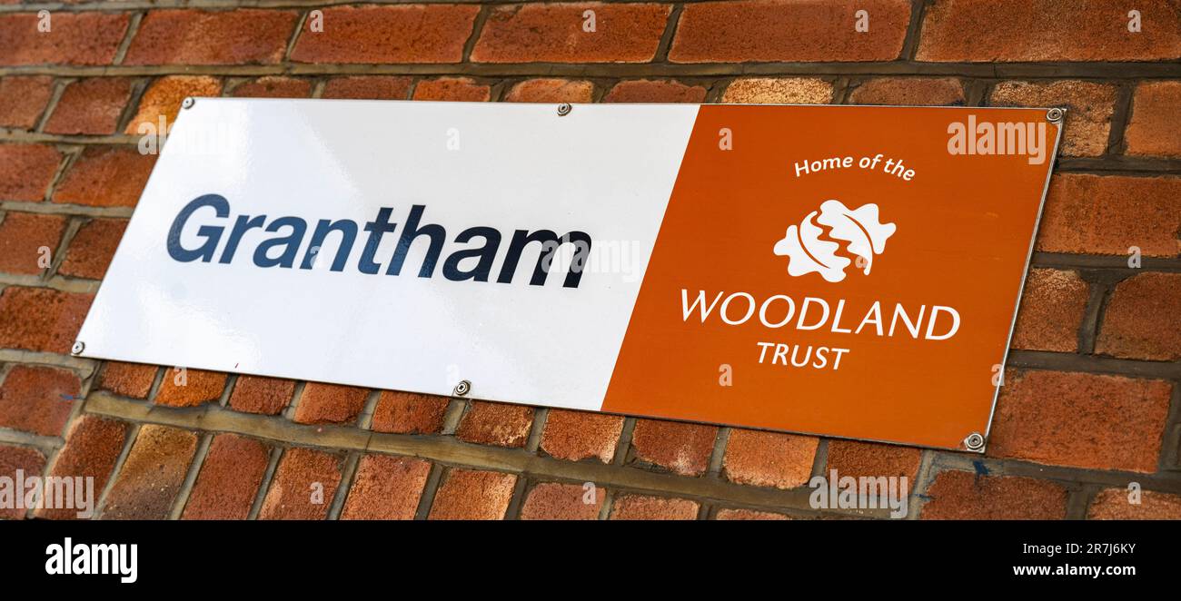 Train Station, Grantham, Lincolnshire, UK – The Grantham name sign on ...