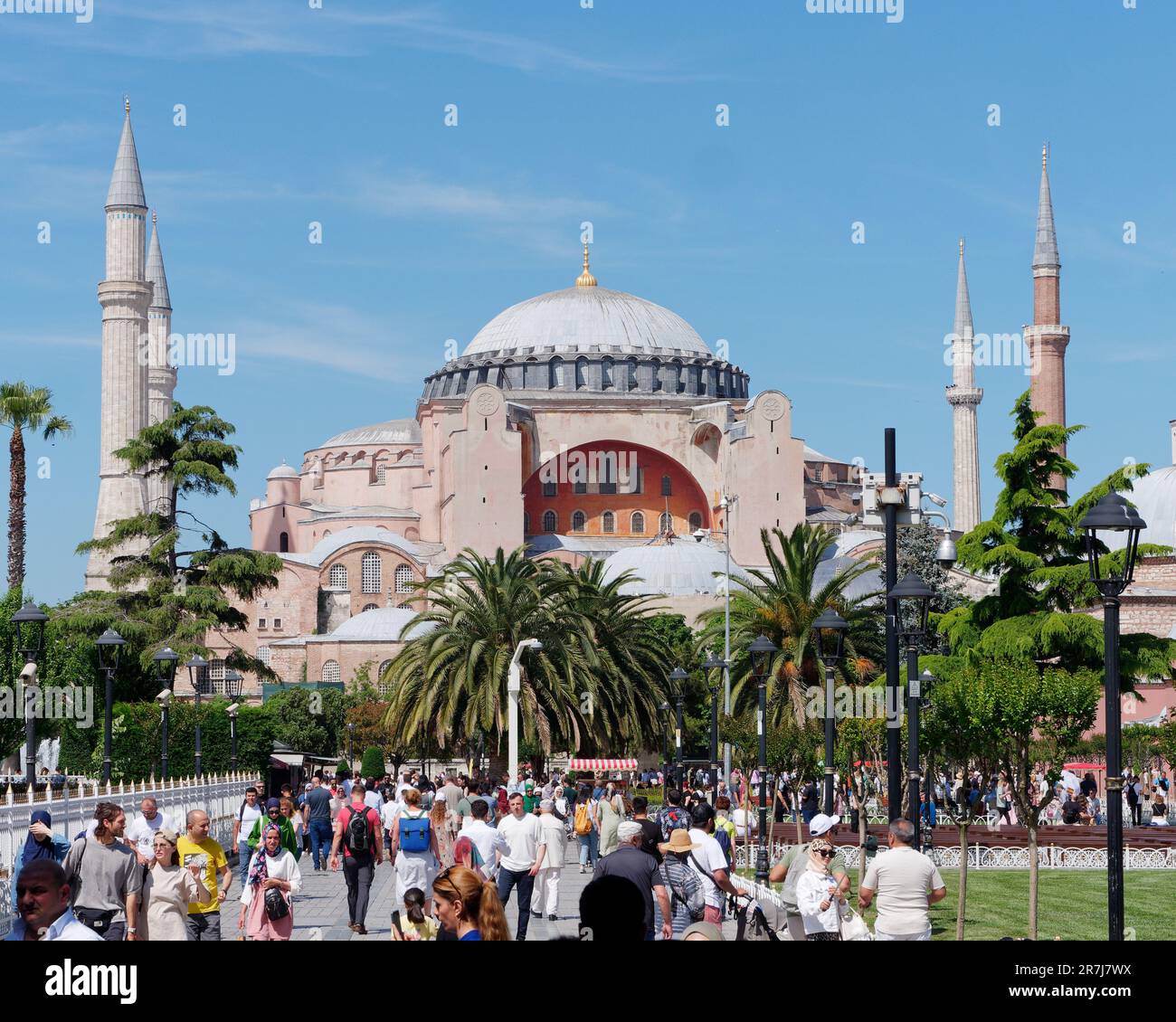 Tourists in hagia sophia mosque hi-res stock photography and images - Alamy