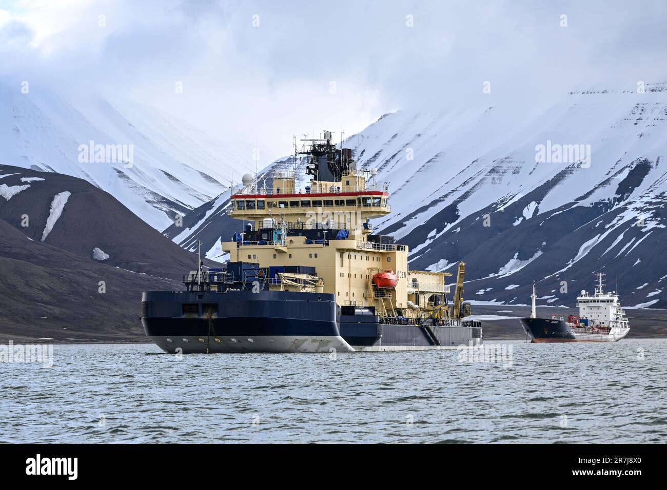 Crown Princess Victoria on her way to the icebreaker Oden in Svalbard ...