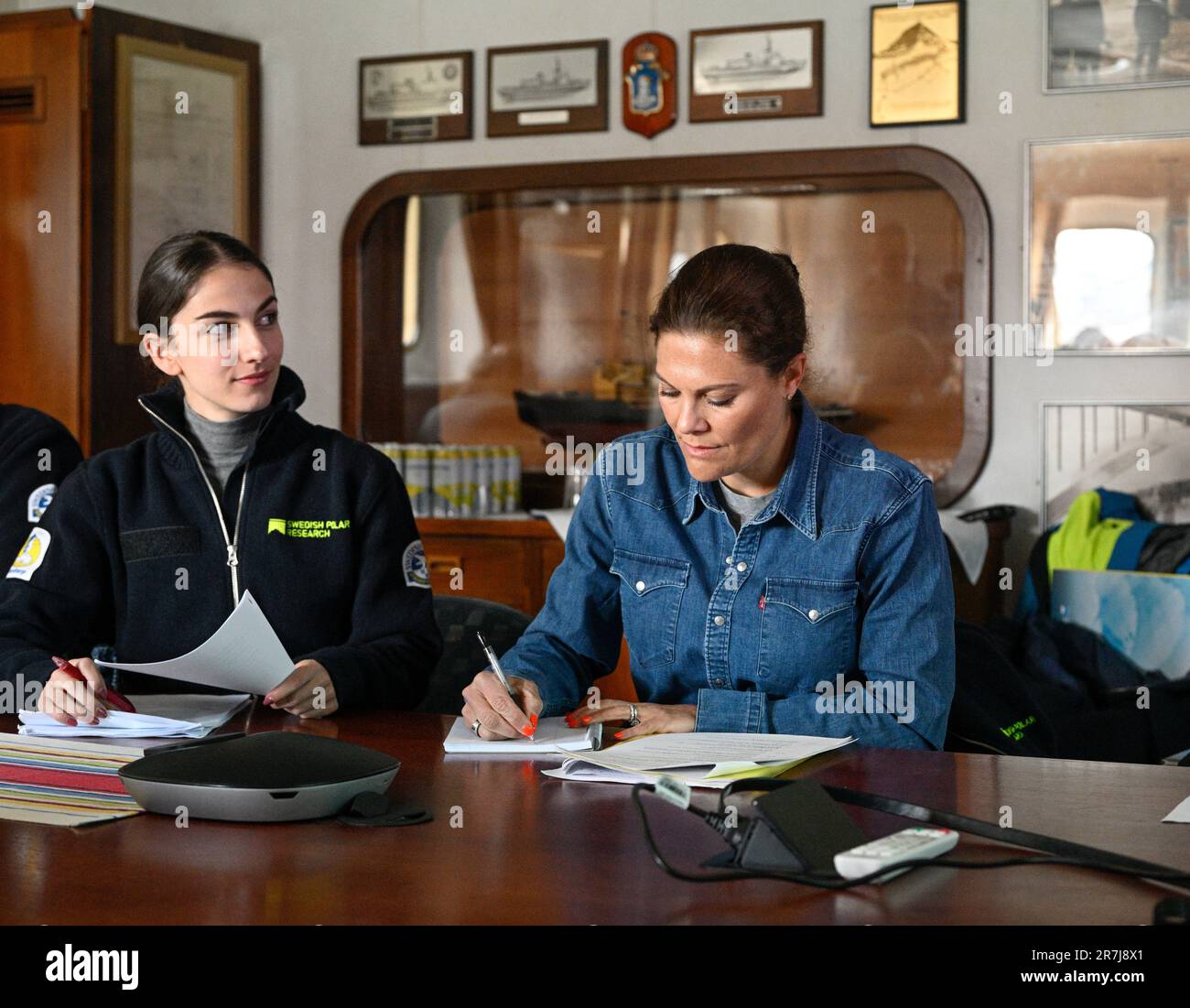 Icebreaker oden hi-res stock photography and images - Alamy