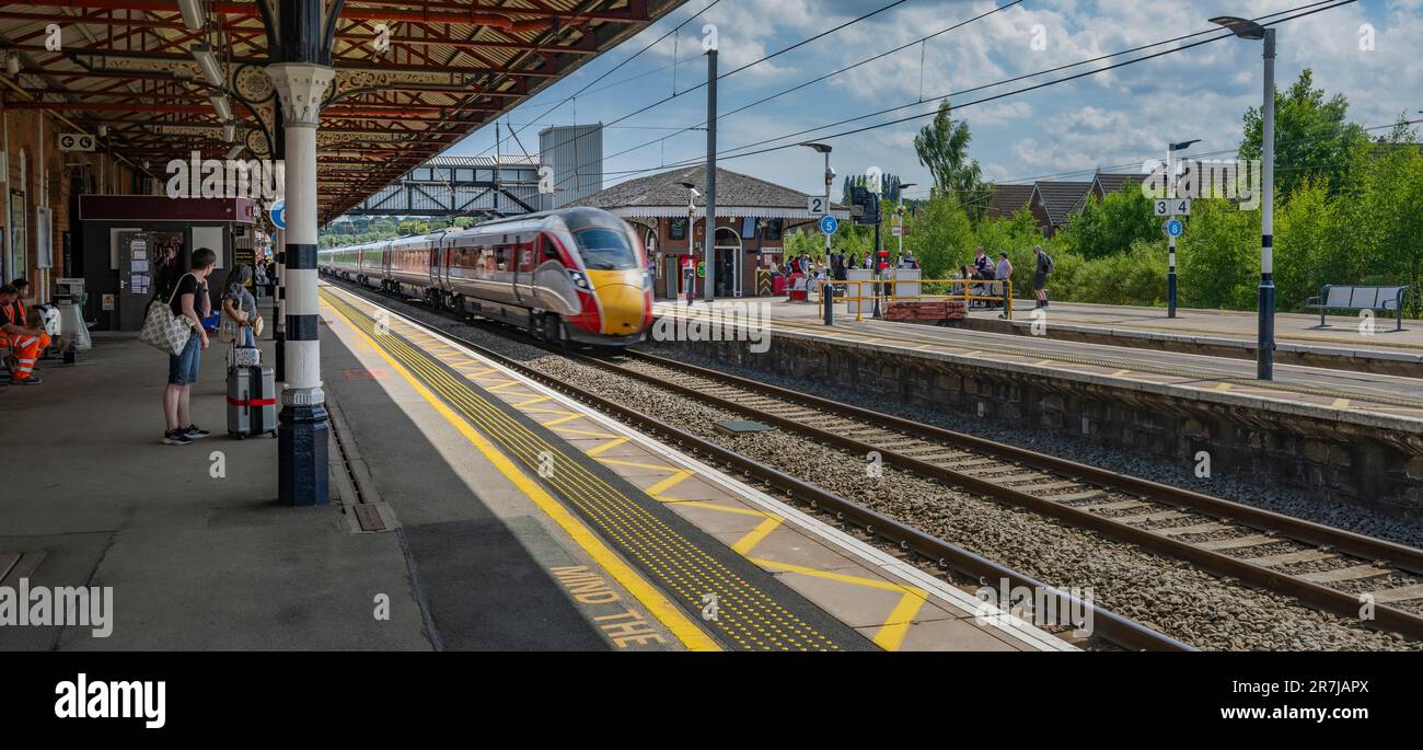 Train Station, Grantham, Lincolnshire, UK – A London North Eastern ...