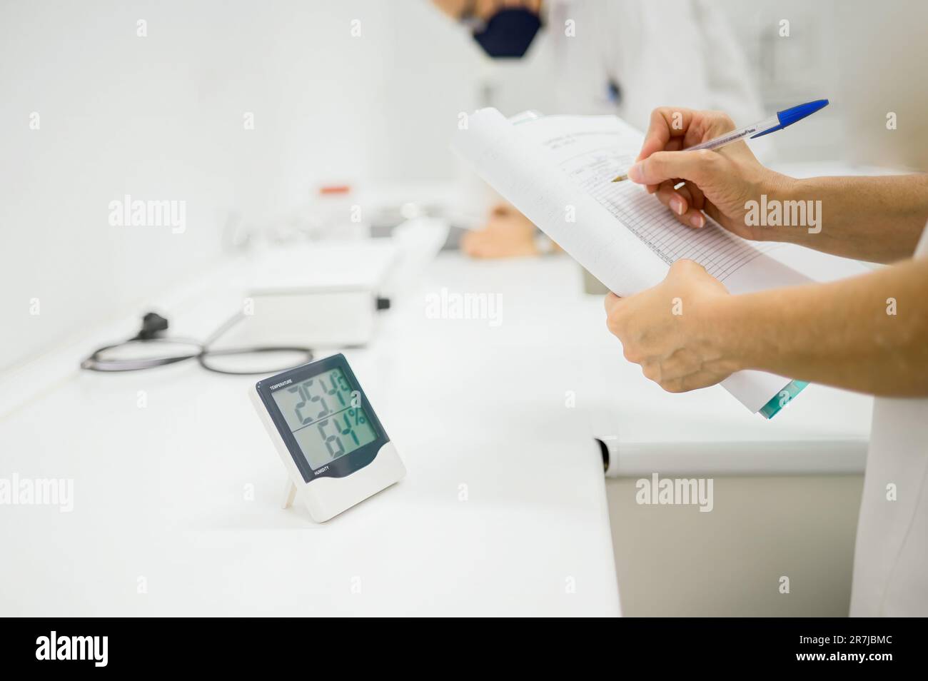 Taking take note notes hi-res stock photography and images - Alamy
