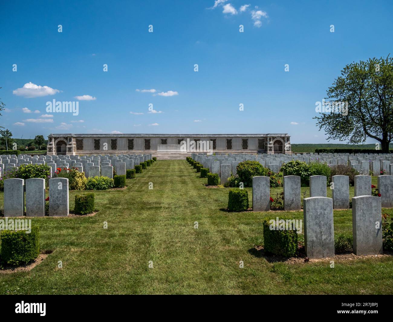 Caterpillar Valley cemetery is one of the largest cemeteries on the ...