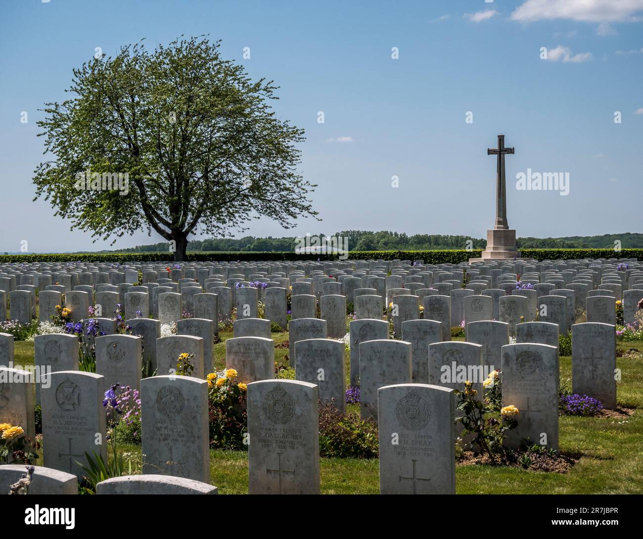 Caterpillar Valley cemetery is one of the largest cemeteries on the ...