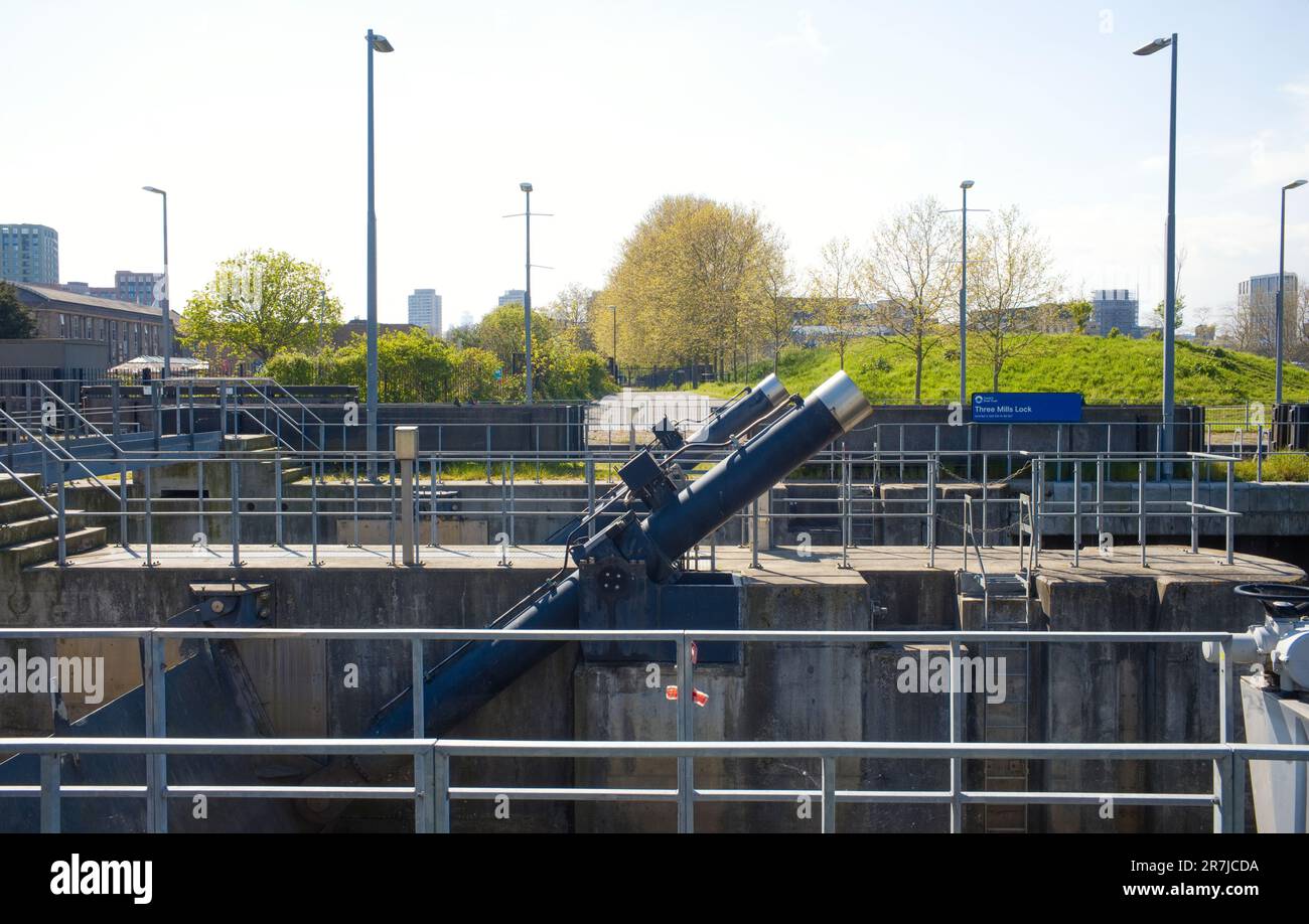 Details of the giant lock mechanism at Three Mills Lock on the river ...