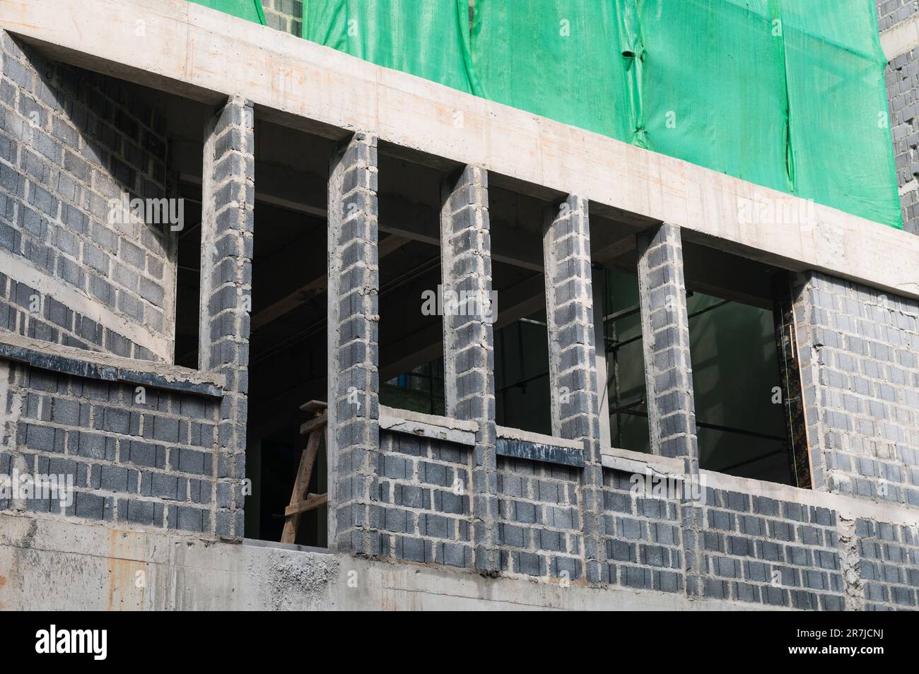 Part of concrete house under construction Stock Photo - Alamy