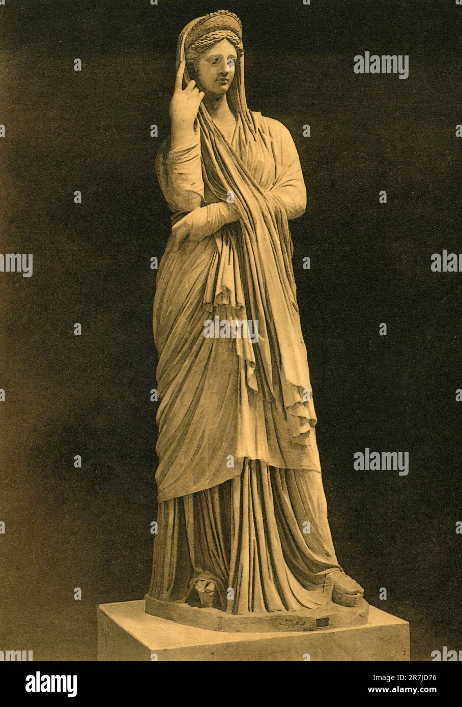 Modesty, ancient marble statue, Vatican Museum, 1900s Stock Photo - Alamy