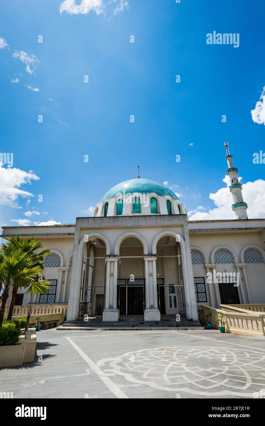 India Mosque Kuching Sarawak, floating mosque on river in Kuching ...